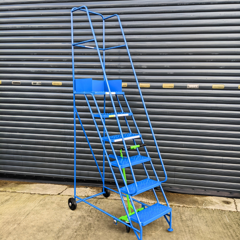 Narrow Aisle Mobile Safety Steps: From 2 to 8 Treads - BIL Group